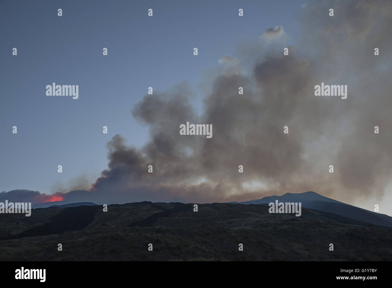 Volcano eruption 2016 hi-res stock photography and images - Alamy