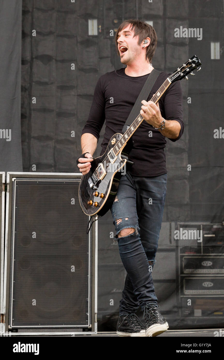 Columbus, Ohio, USA. 20th May, 2016. BRYAN SCOTT of Sick Puppies ...