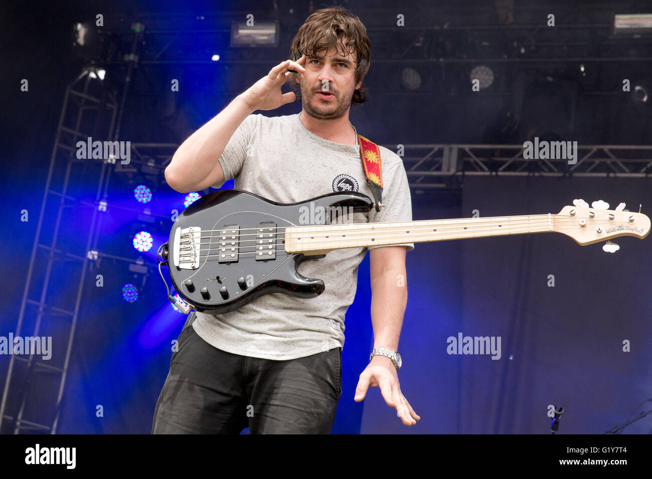 Chris batten bassist hi-res stock photography and images - Alamy