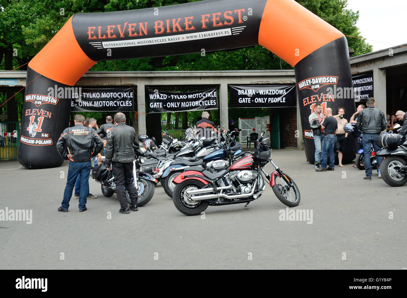 Harley davidson group riding in hi-res stock photography and images - Alamy