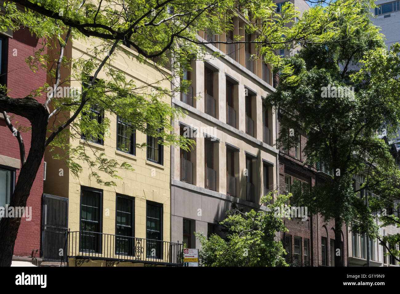 Side street daytime hi-res stock photography and images - Alamy