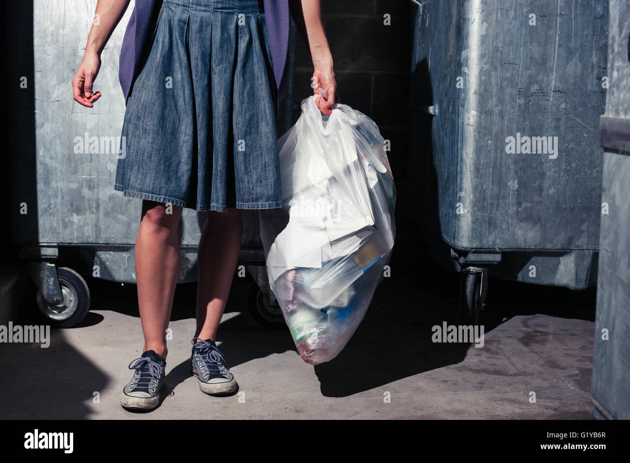Dirty bin hi-res stock photography and images - Alamy