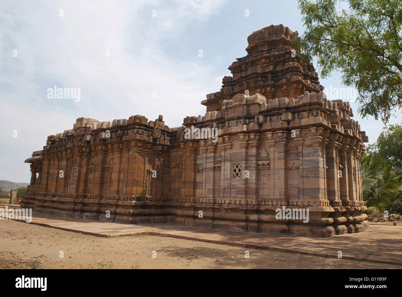 Dravidian vimana style sikhara and a view of the Devakoshthas on the ...