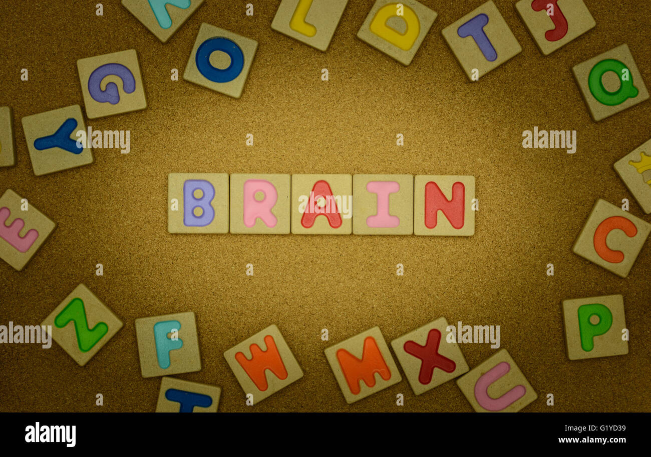 Brain word on wood background : ABC block Stock Photo - Alamy