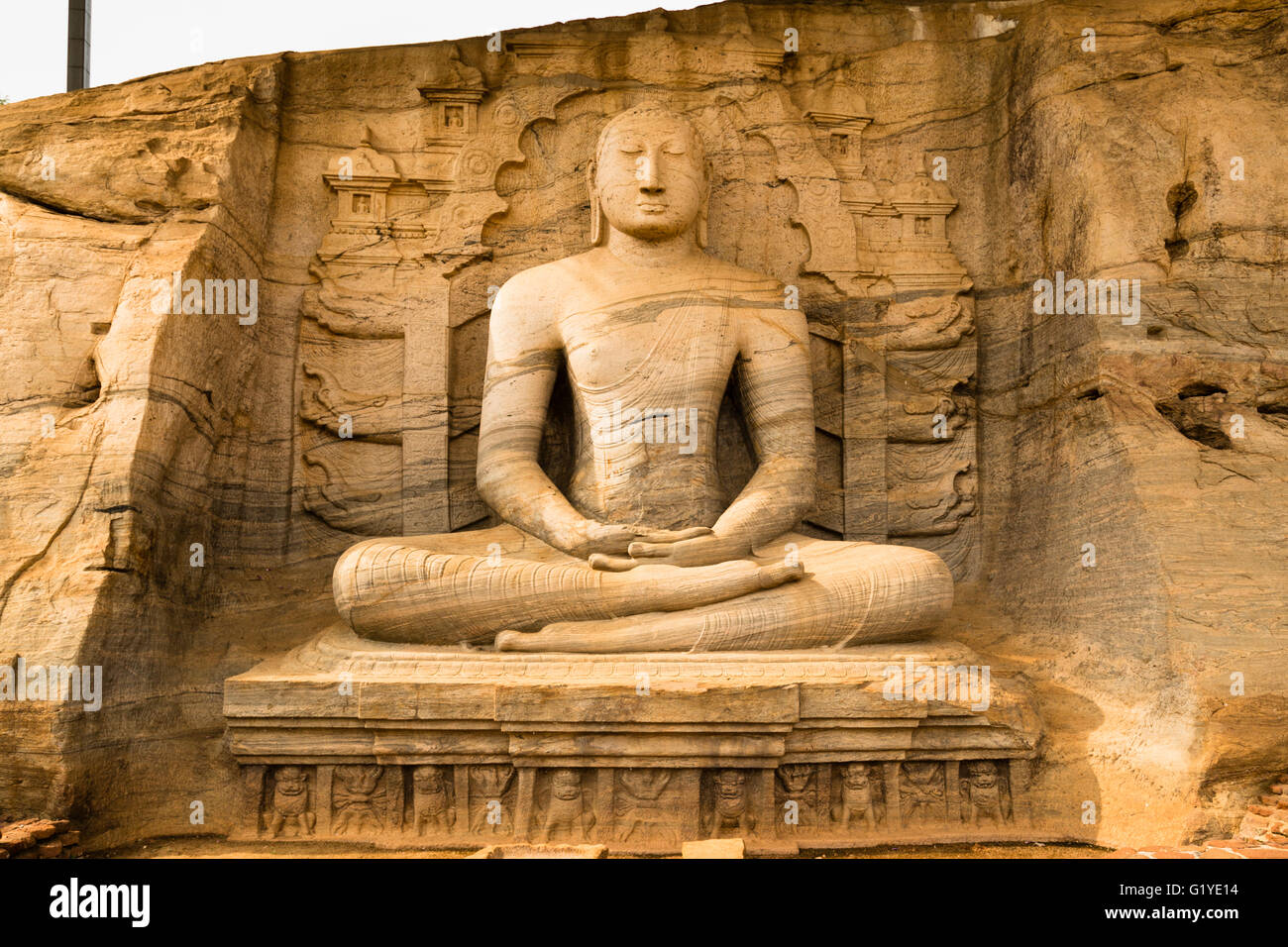Sitting Buddha statue, which depicts the Dhyana Mudra, Gal Vihara ...