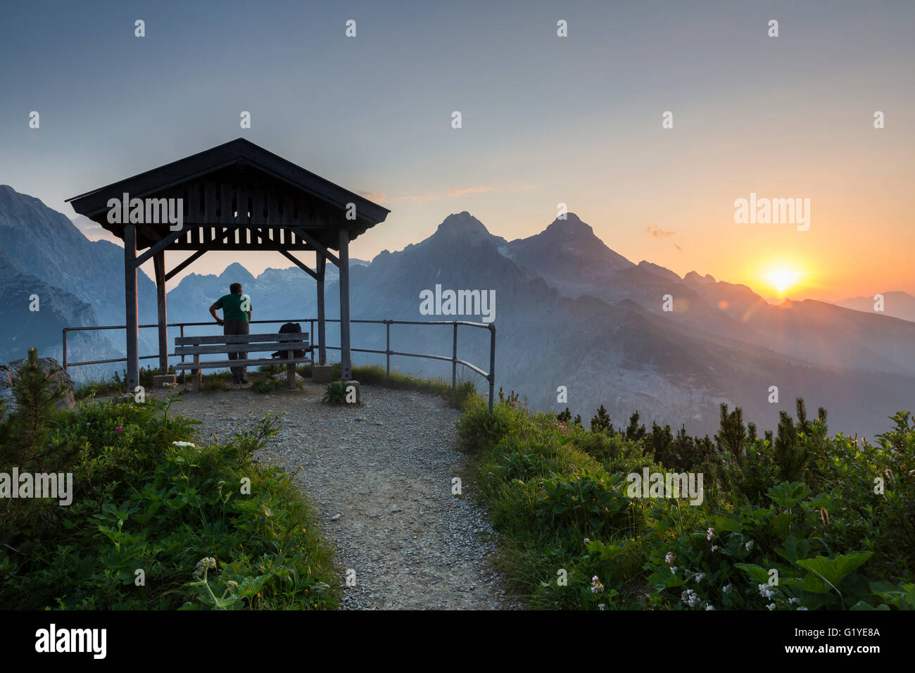 Pavilion view hi-res stock photography and images - Alamy