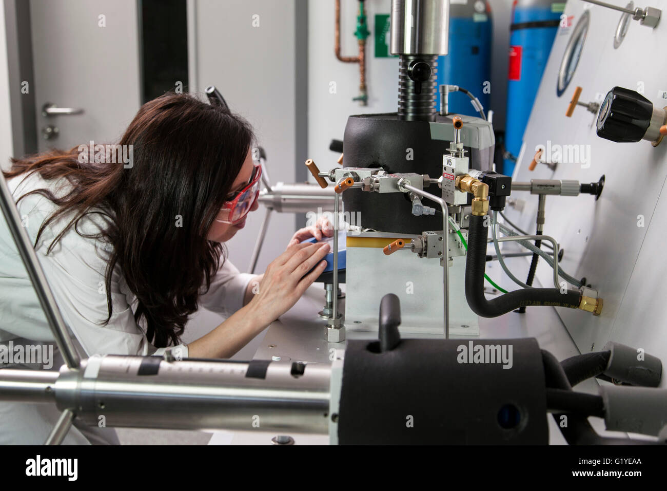 Female geologist hi-res stock photography and images - Alamy