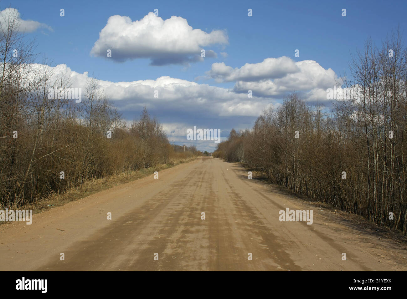 Sunny day road hi-res stock photography and images - Alamy