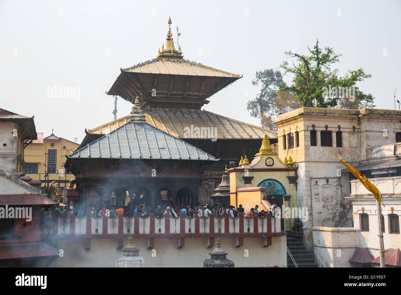 KATHMANDU, NEPAL-APRIL 25: Cremation in Pashupatinath 25, 2016 in ...