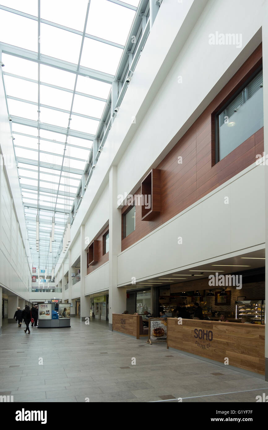 Regent arcade hi-res stock photography and images - Alamy