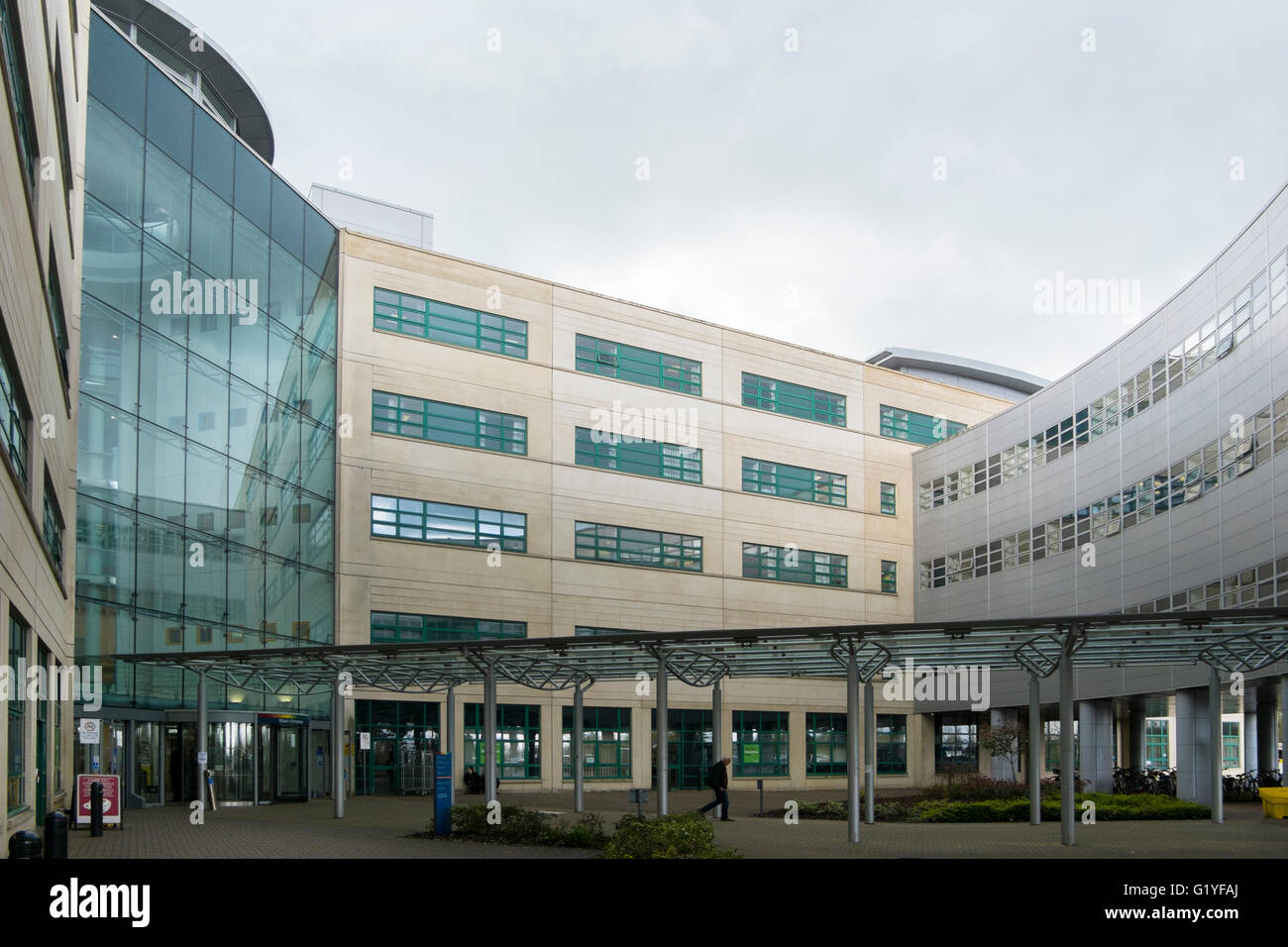 Nhs architecture entrance hi-res stock photography and images - Alamy