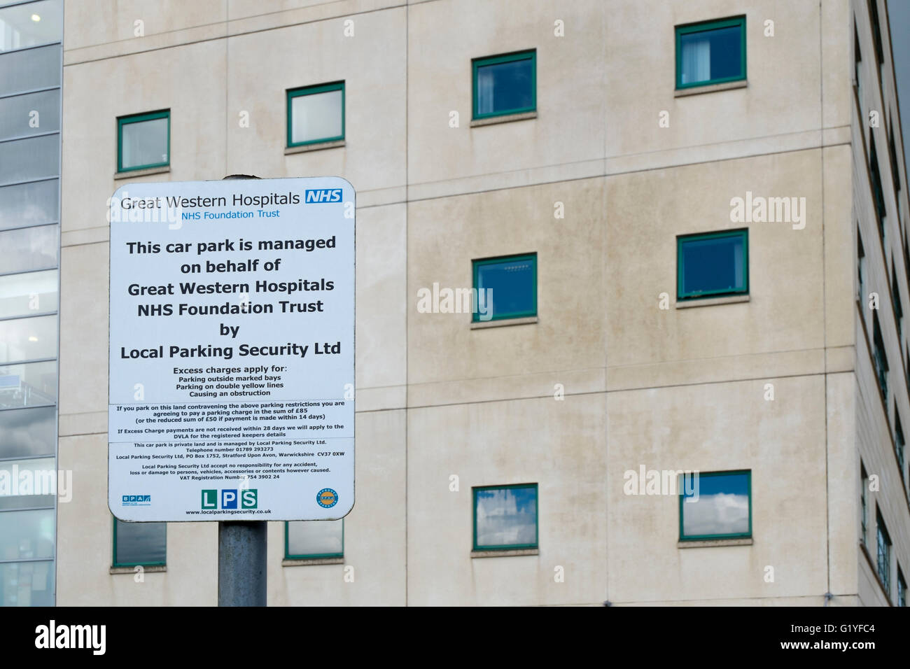 Car parking hospital hi-res stock photography and images - Alamy