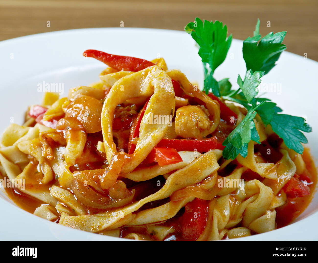 Fettuccine pasta shrimp on hi-res stock photography and images - Alamy