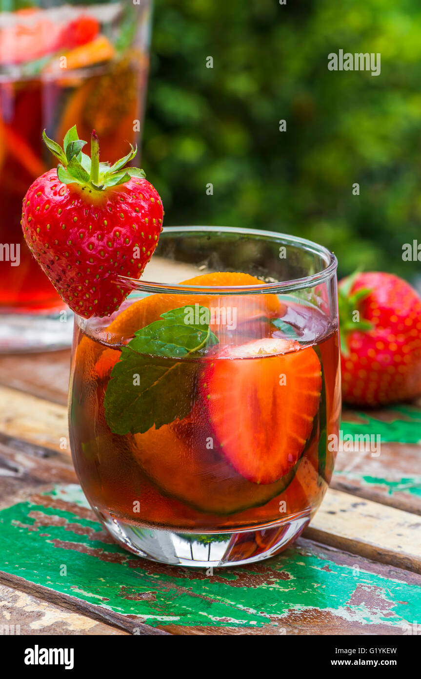 Traditional Pimms cocktail with lemonade Stock Photo - Alamy