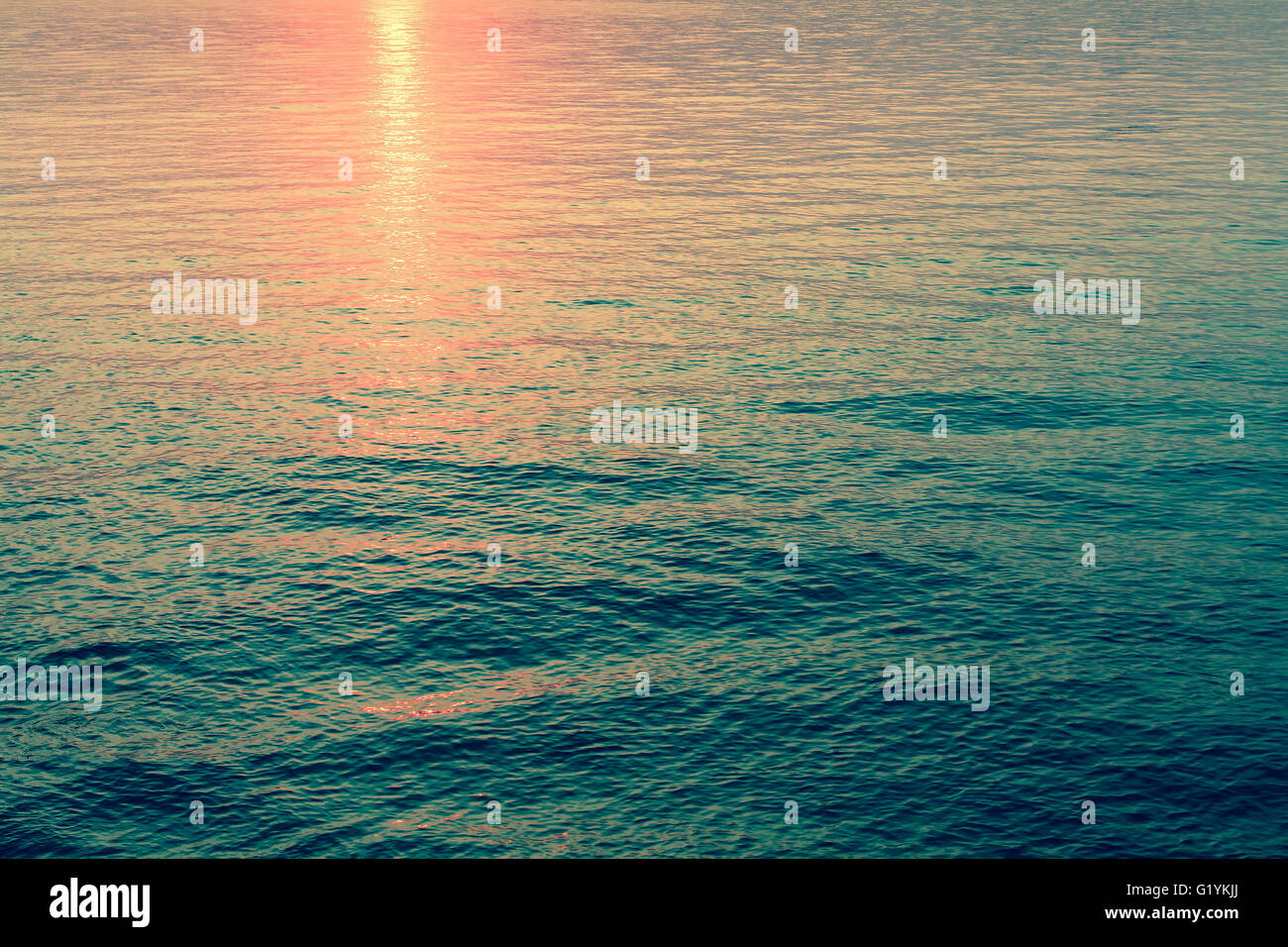 Reflection refraction waves hi-res stock photography and images - Alamy