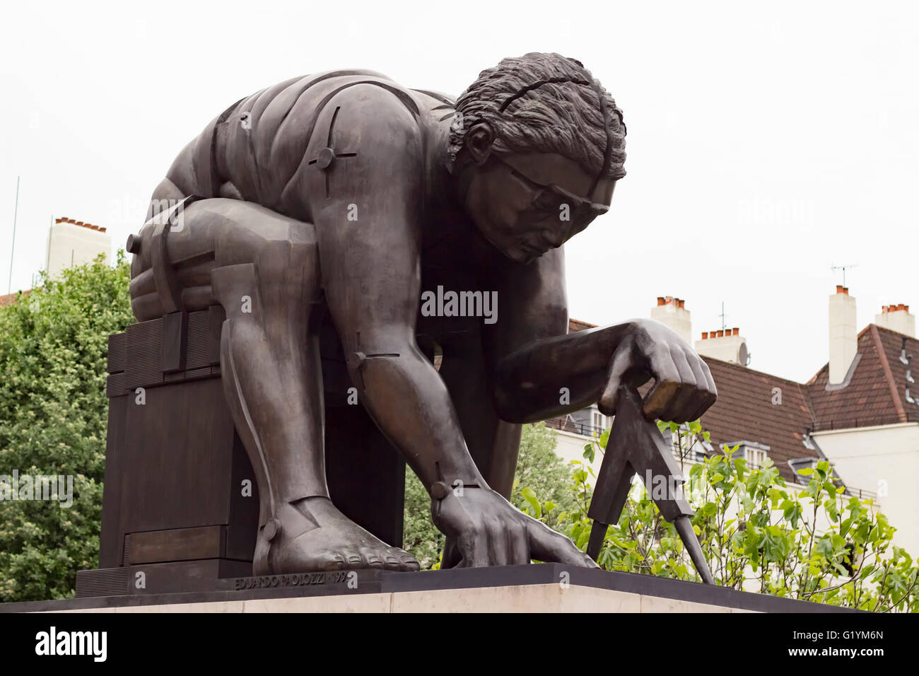 London, England - May 19, 2016: Sculpture of Isaac Newton by Eduardo ...