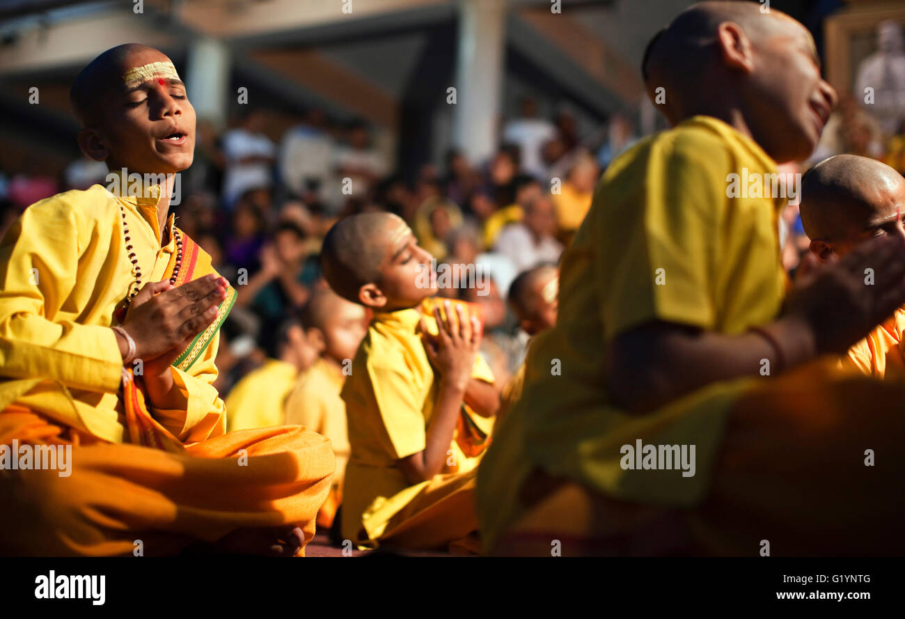 Parmarth Niketan Ashram High Resolution Stock Photography and Images ...