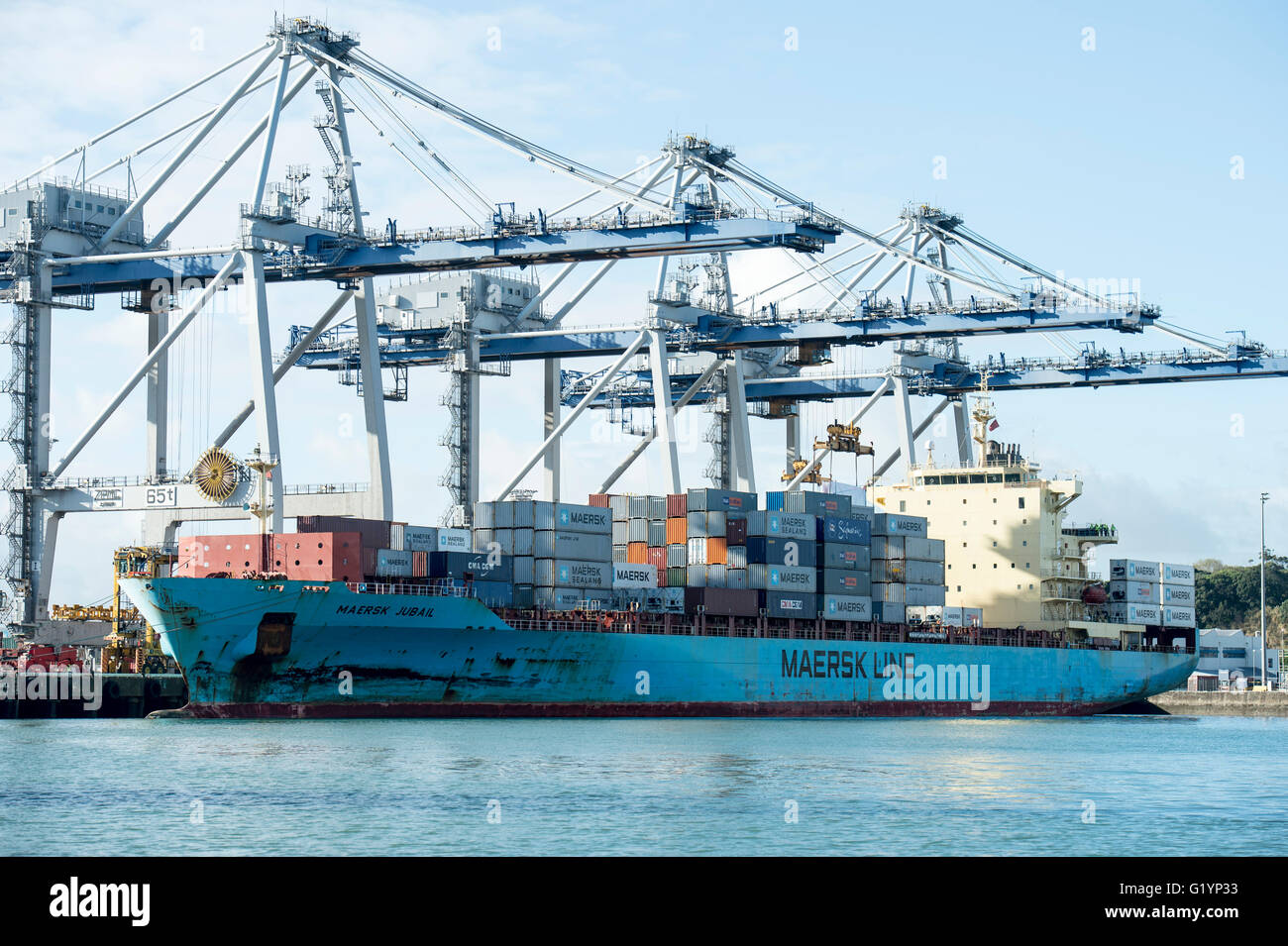 Container loading. Maersk Container ship Maersk Jubail loading at Ports ...