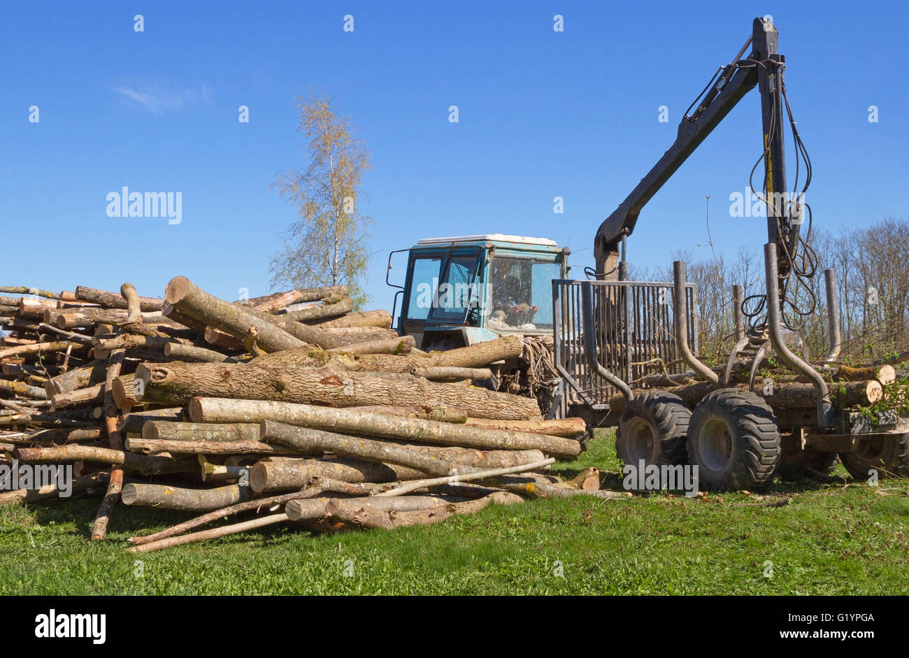 Vintage timber crane hi-res stock photography and images - Alamy