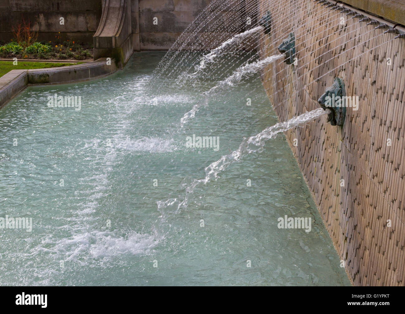Clean statue uk hi-res stock photography and images - Alamy