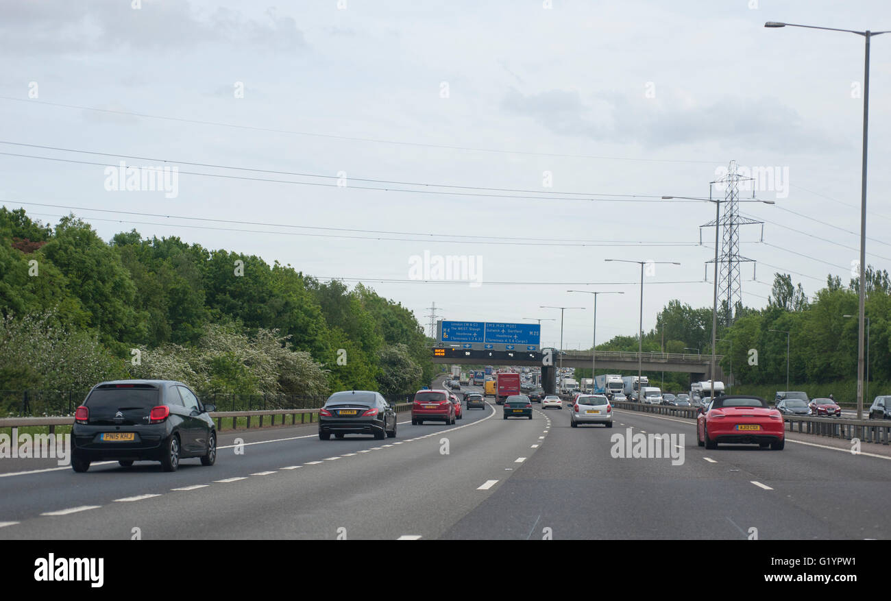 M25 Motorway Sign Traffic High Resolution Stock Photography and Images ...