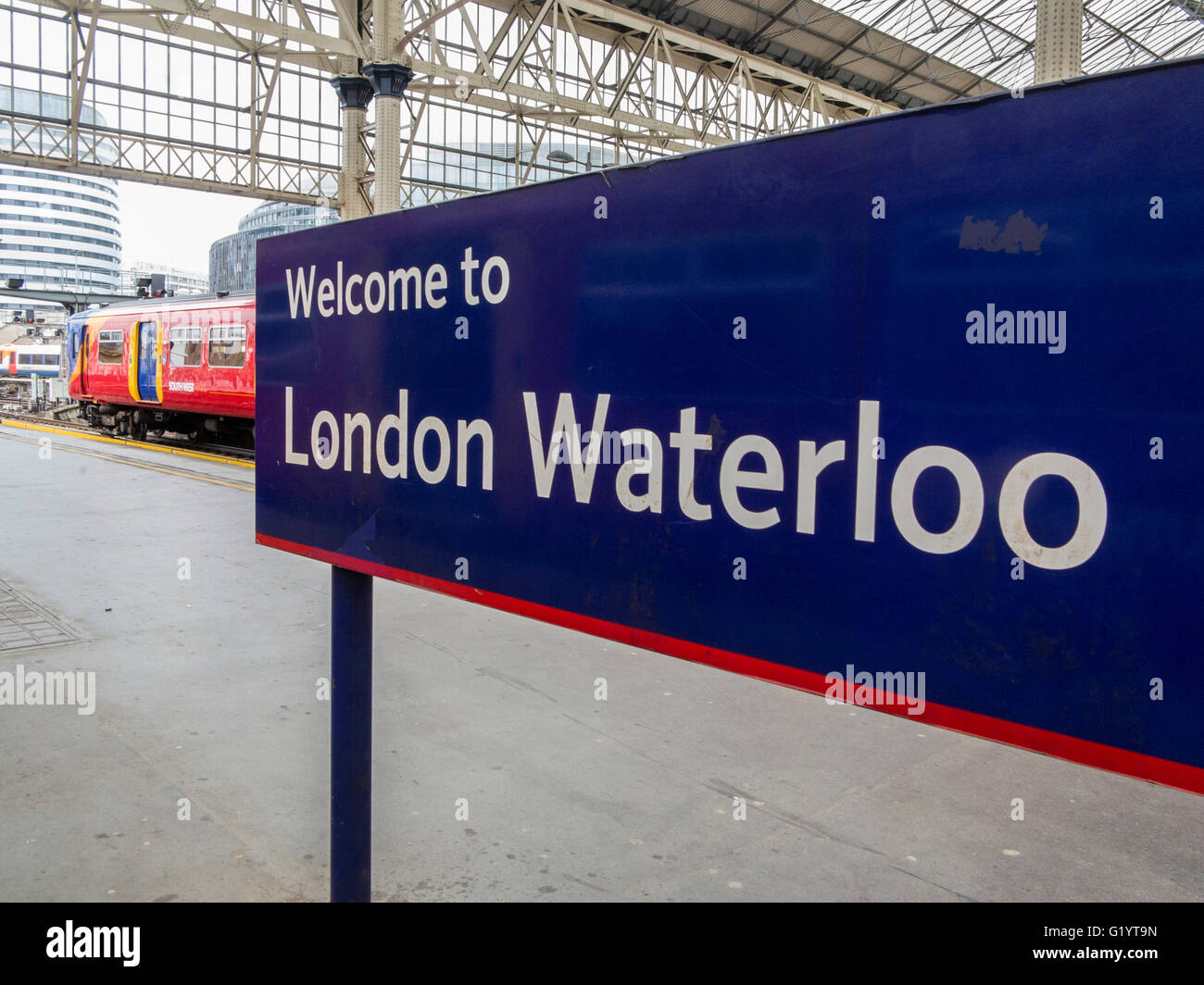 London waterloo station sign hi-res stock photography and images - Alamy