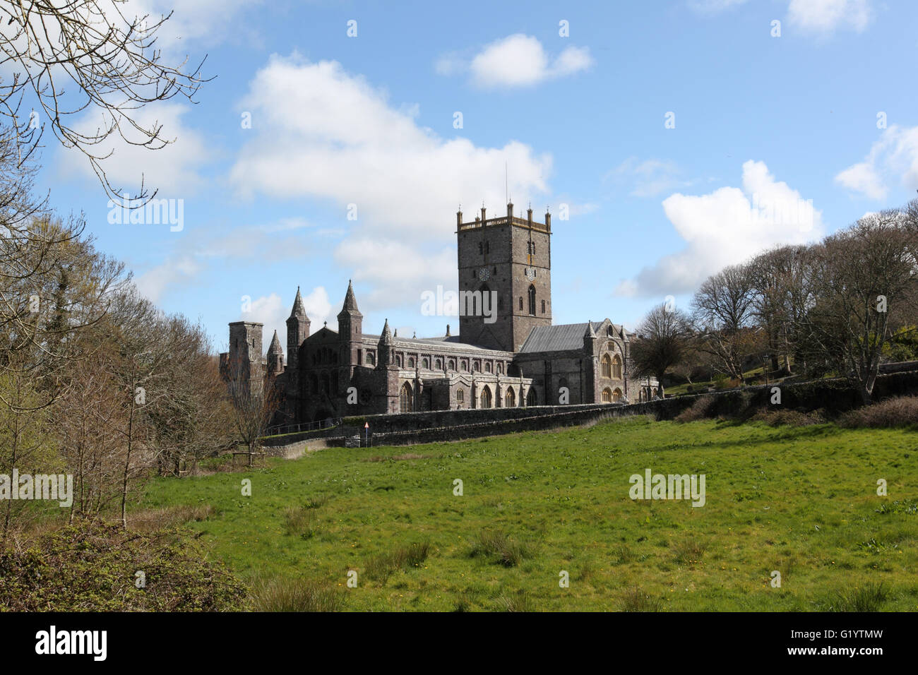 St davids cathedral, Wales, Eglwys Gadeiriol tyddewi Stock Photo - Alamy