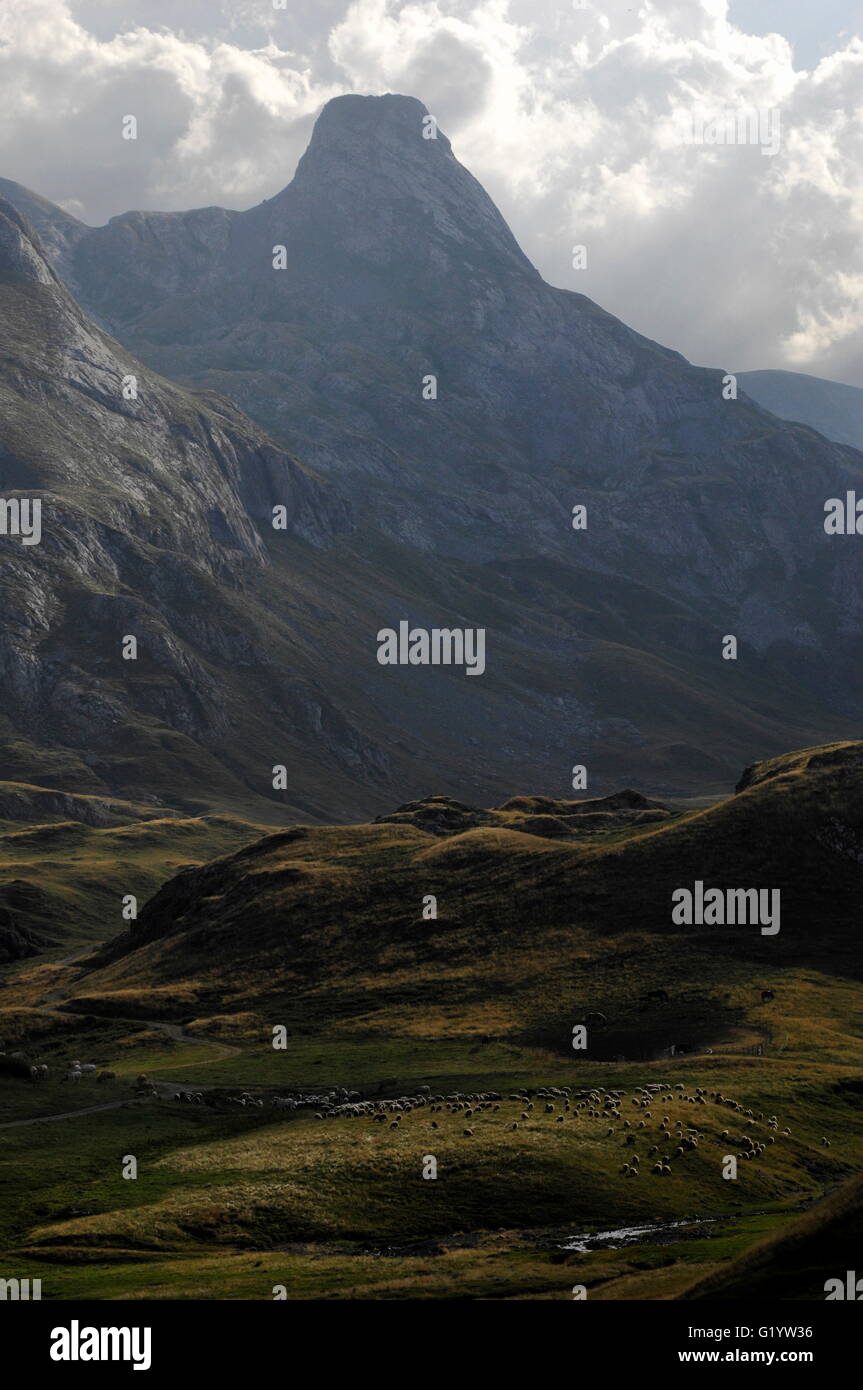 French spanish border hi-res stock photography and images - Alamy