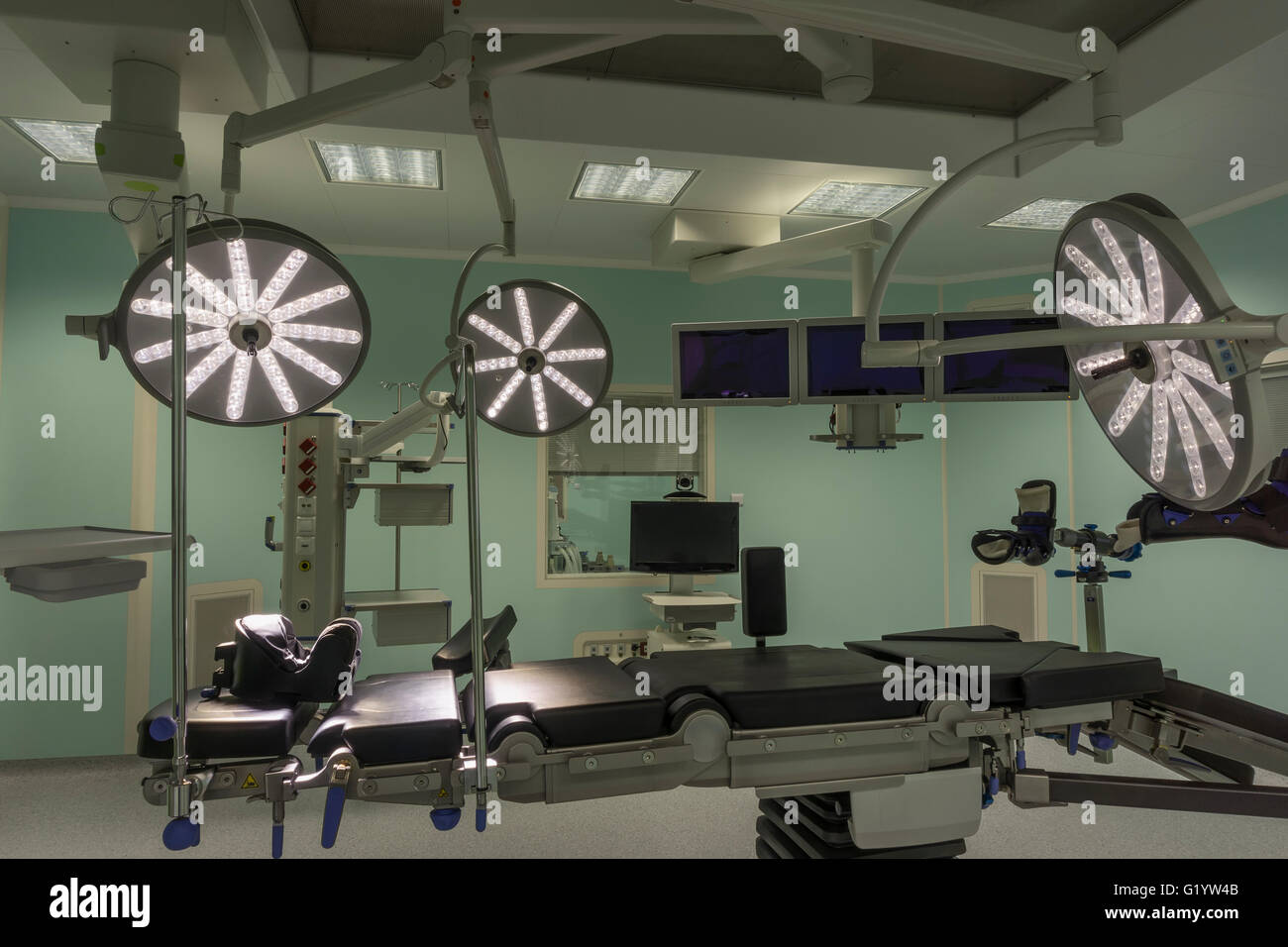 Modern clinical service hi-res stock photography and images - Alamy