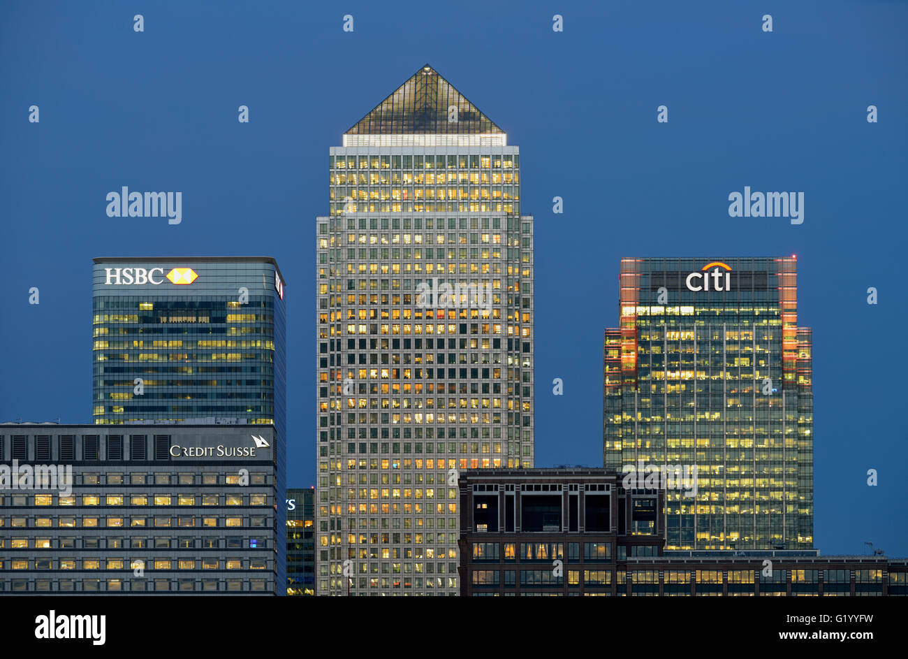 Tower blocks east london hi-res stock photography and images - Alamy
