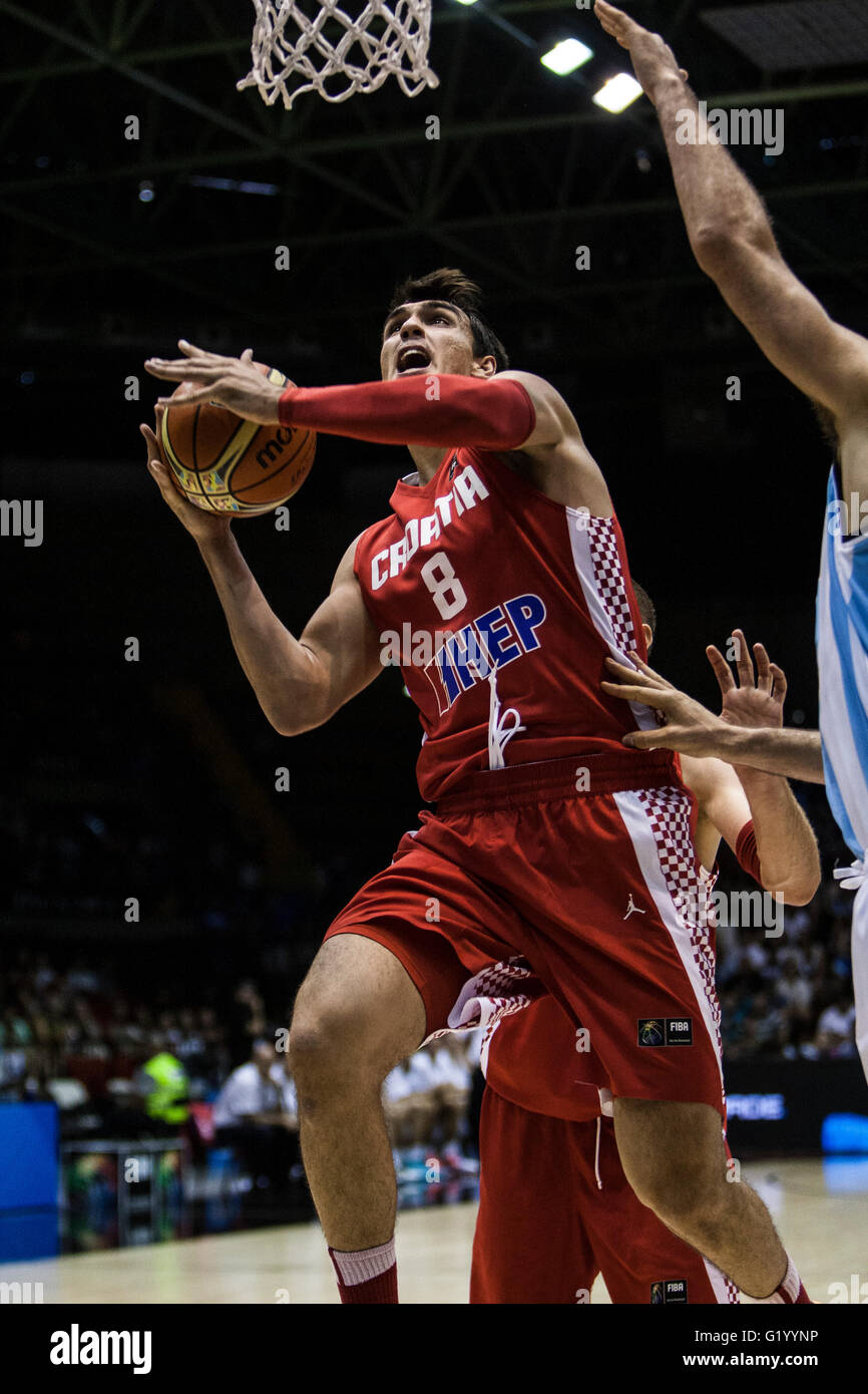 Dario saric basketball hi-res stock photography and images - Alamy