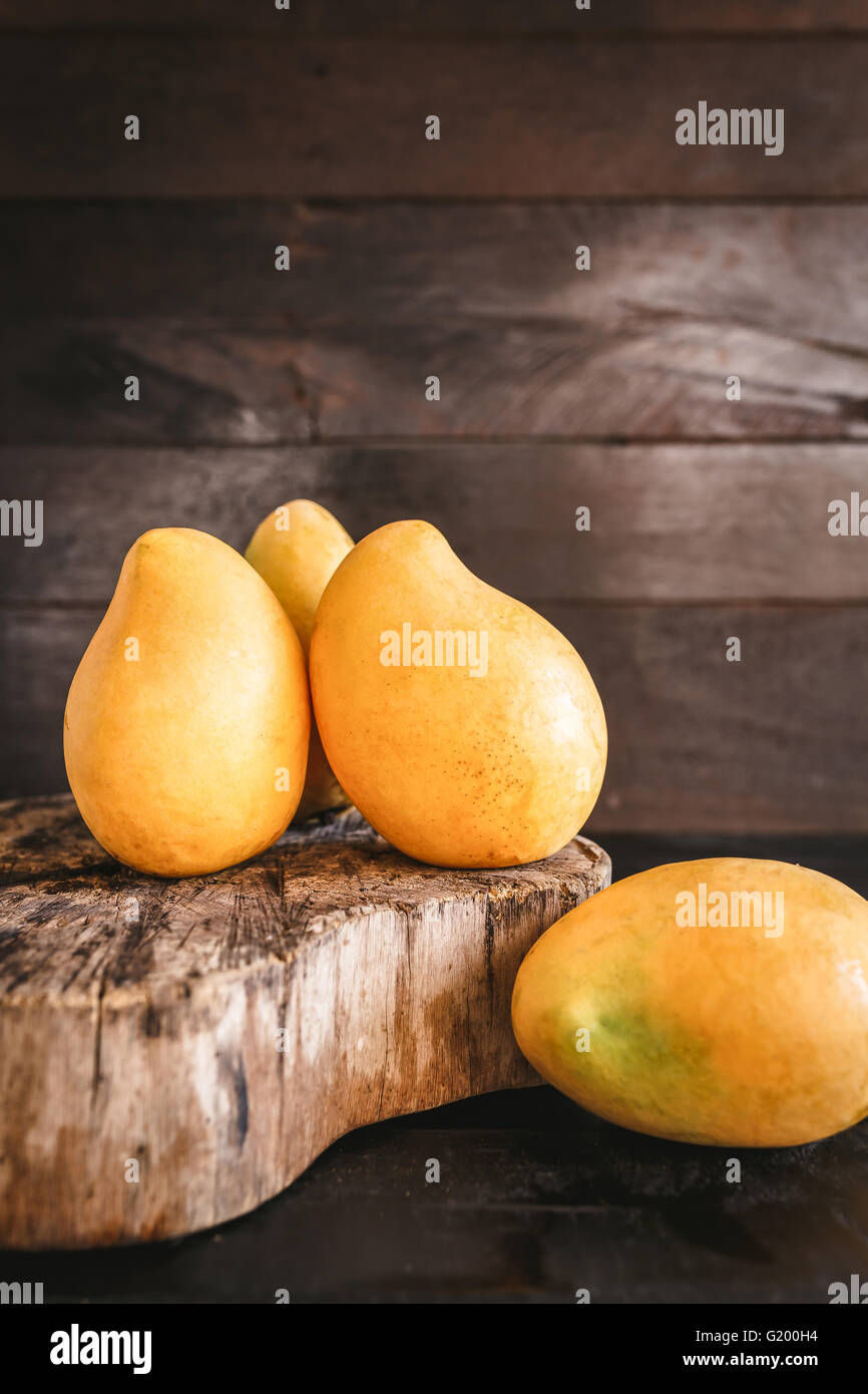 Yellow mango hi-res stock photography and images - Alamy