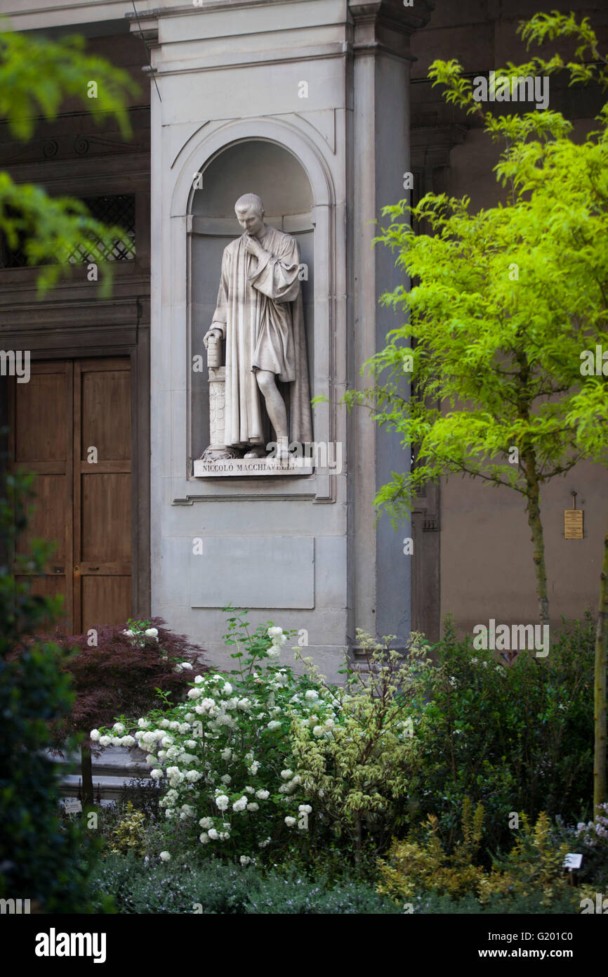 Italy,Tuscany,Florence, the Uffizi Gallery square and statue Stock ...