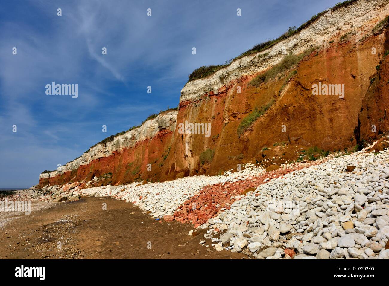 Old hunstanton beach cliffs hi-res stock photography and images - Alamy