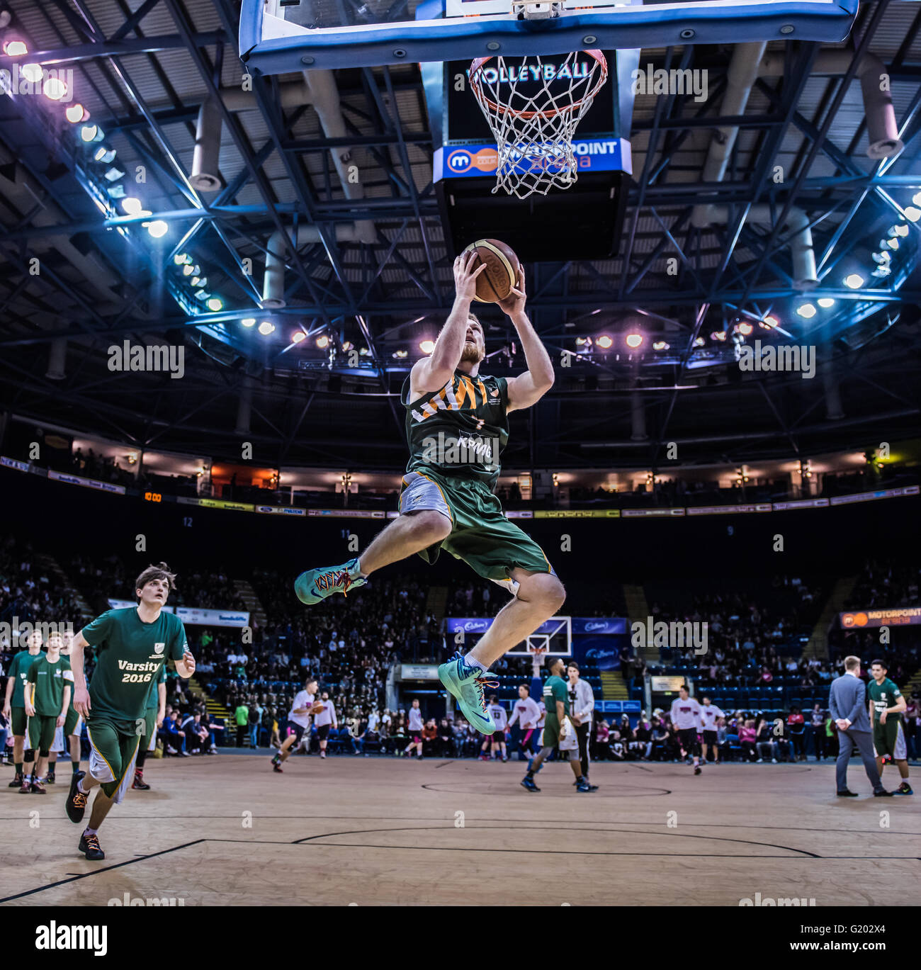 basketball player jump Stock Photo - Alamy