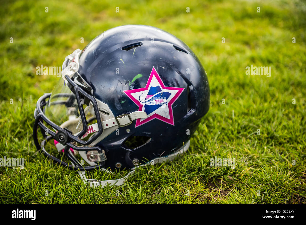 Nfl helmet hi-res stock photography and images - Alamy