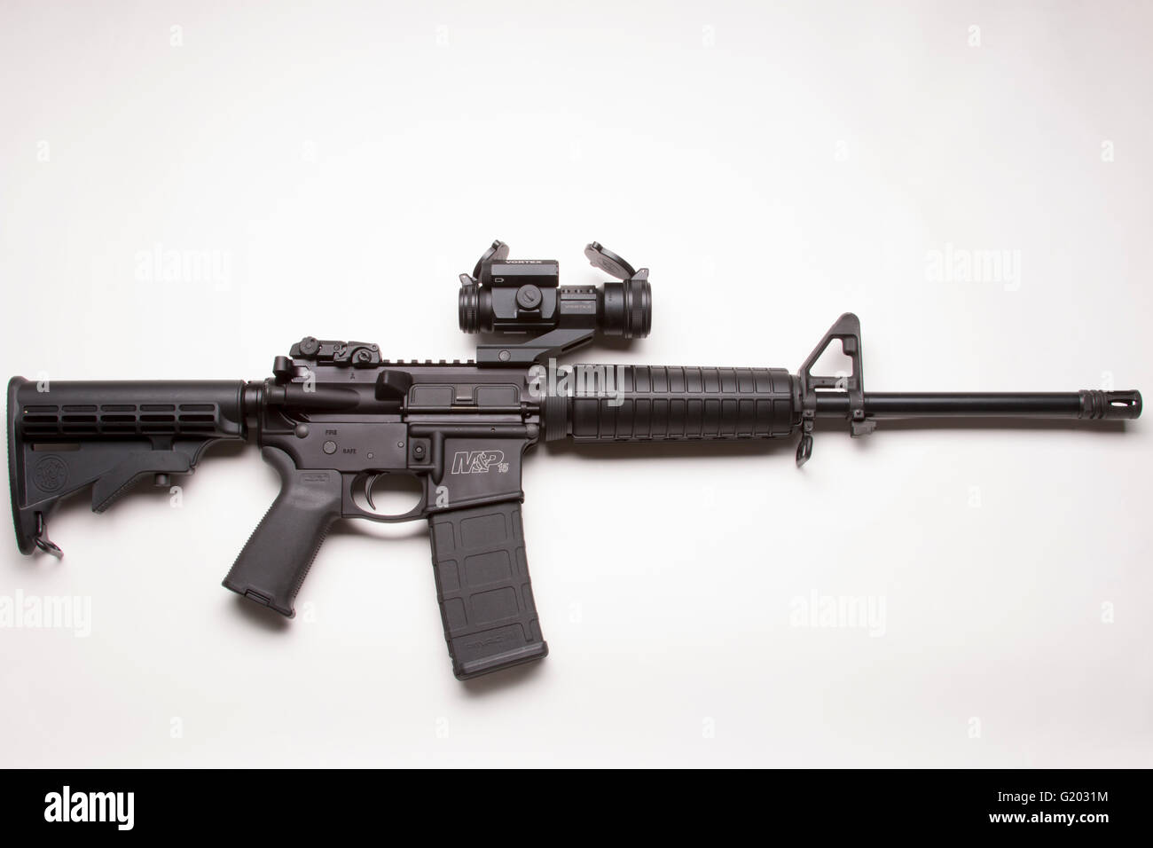 Smith & Wesson M&P15 Rifle with Vortex Scope Stock Photo - Alamy