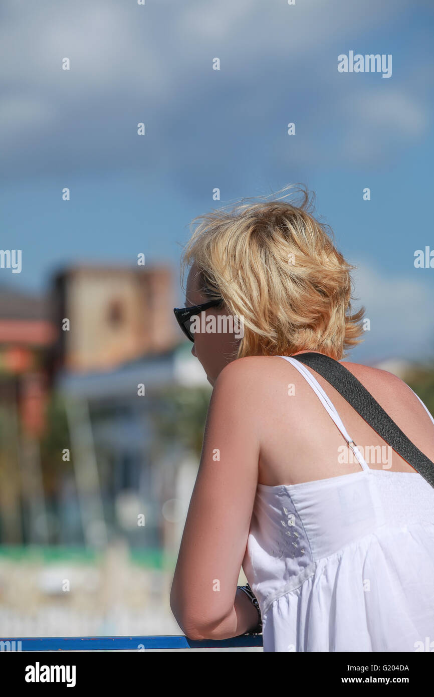 Seen from behind photographer hi-res stock photography and images - Alamy
