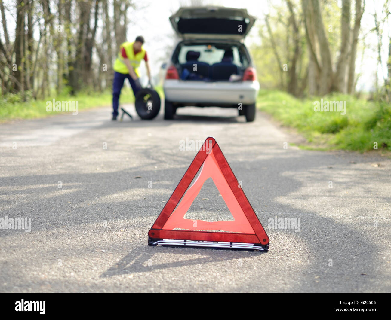 Man fixing vehicle hi-res stock photography and images - Alamy