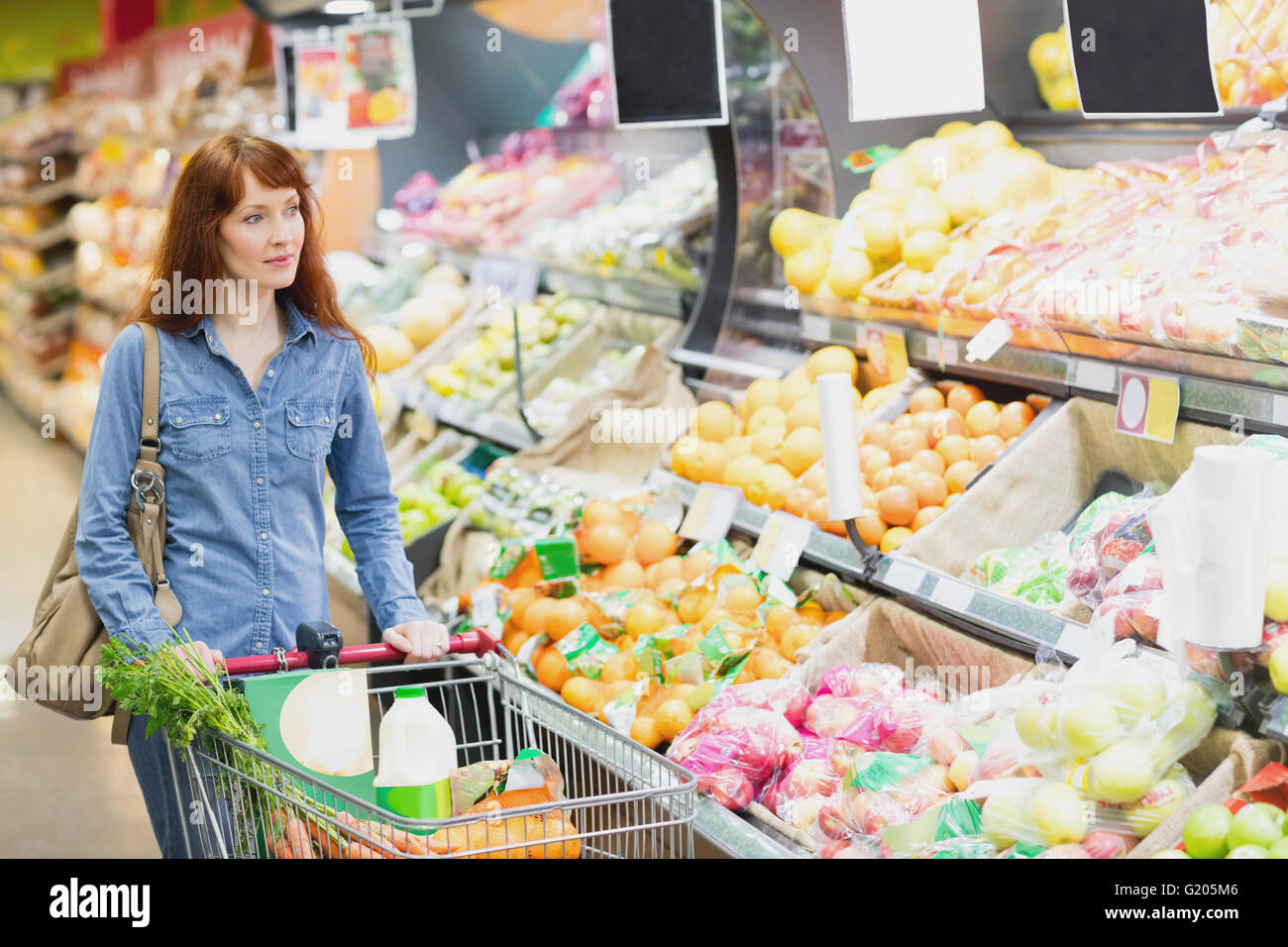 Customer walking hi-res stock photography and images - Alamy