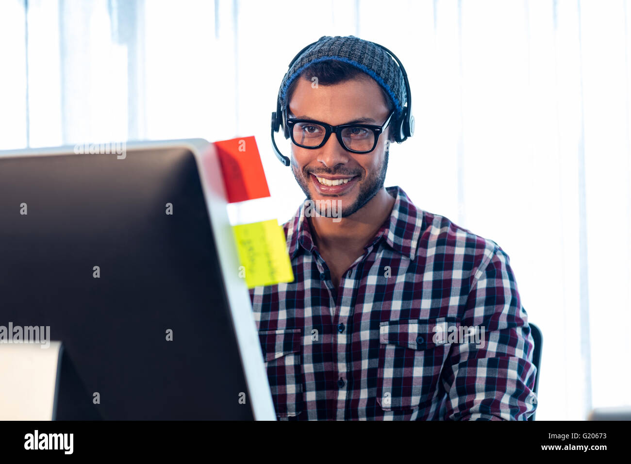 Man Wearing Headset Stock Photos & Man Wearing Headset Stock Images - Alamy