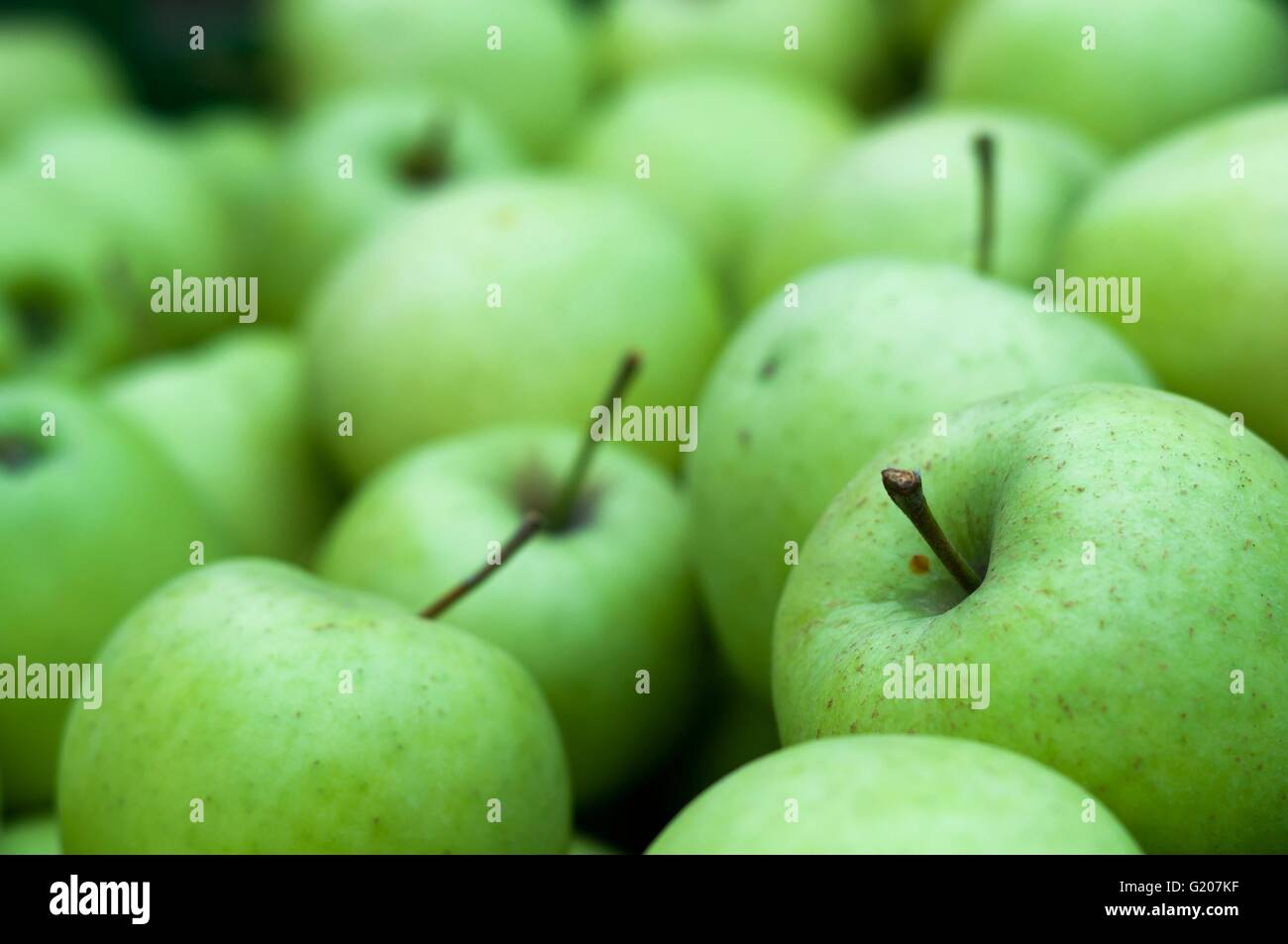 Granny smith hi-res stock photography and images - Alamy