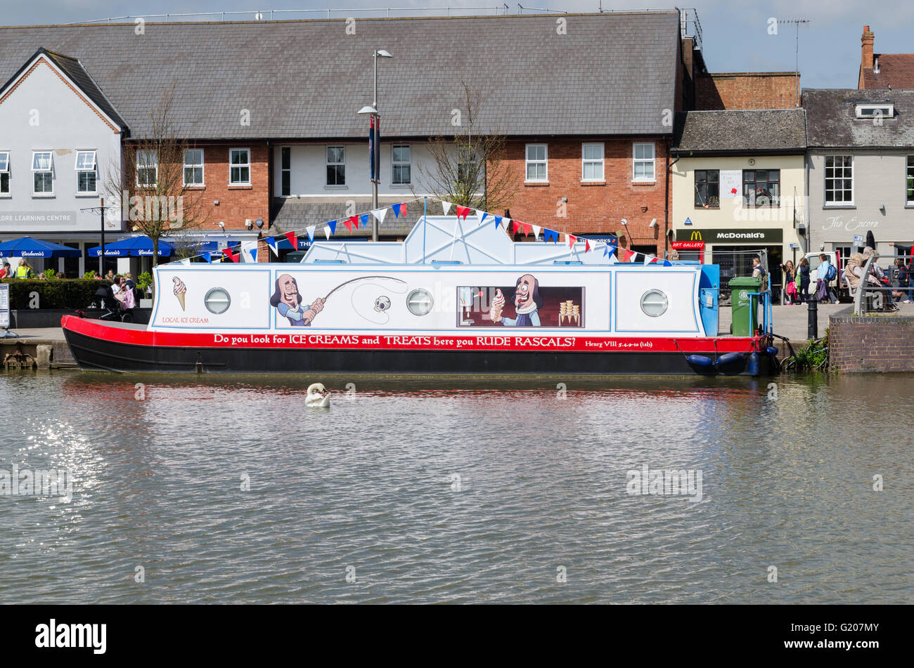 Floating cafe hi-res stock photography and images - Alamy