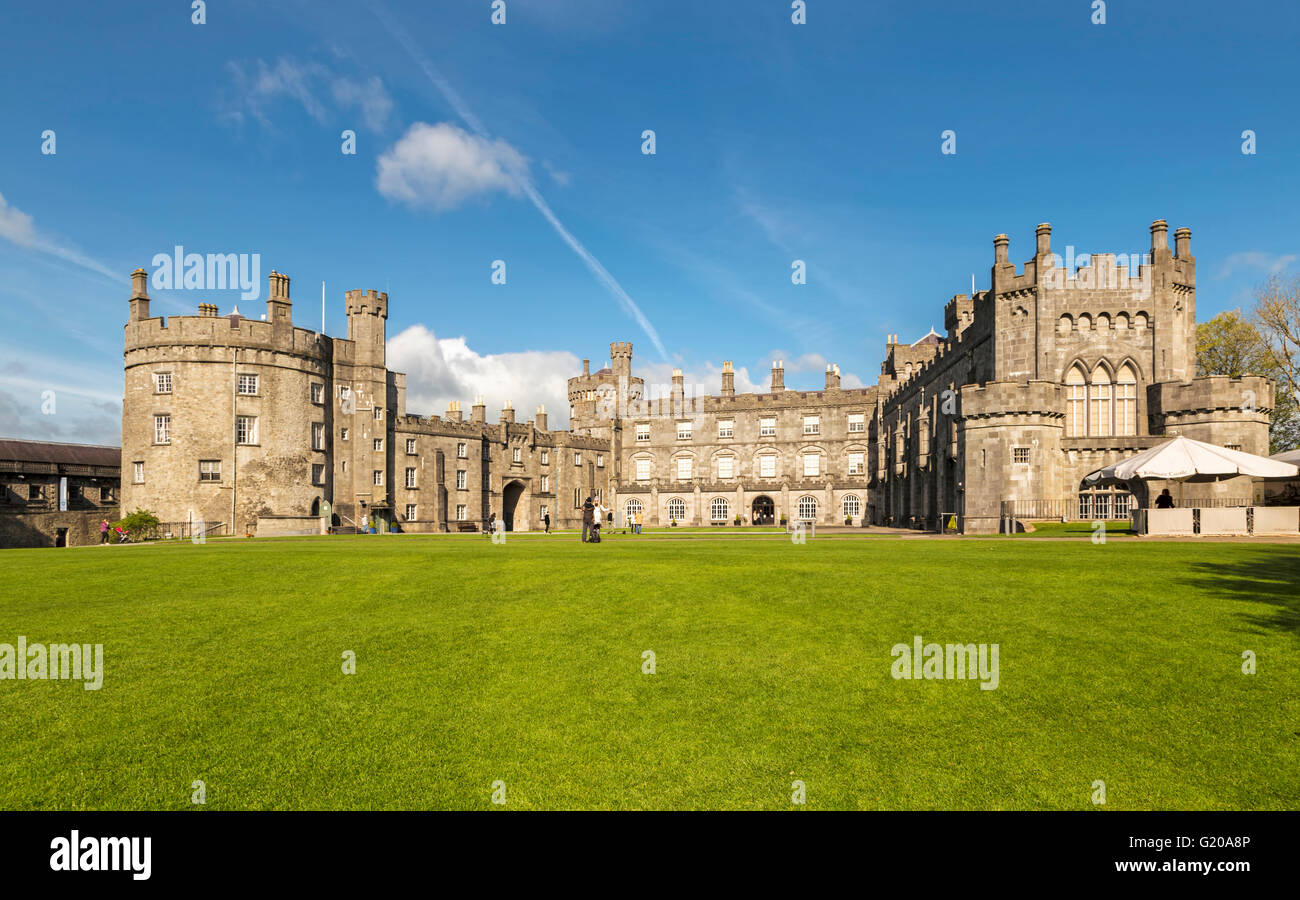 Kilkenny castle hi-res stock photography and images - Alamy