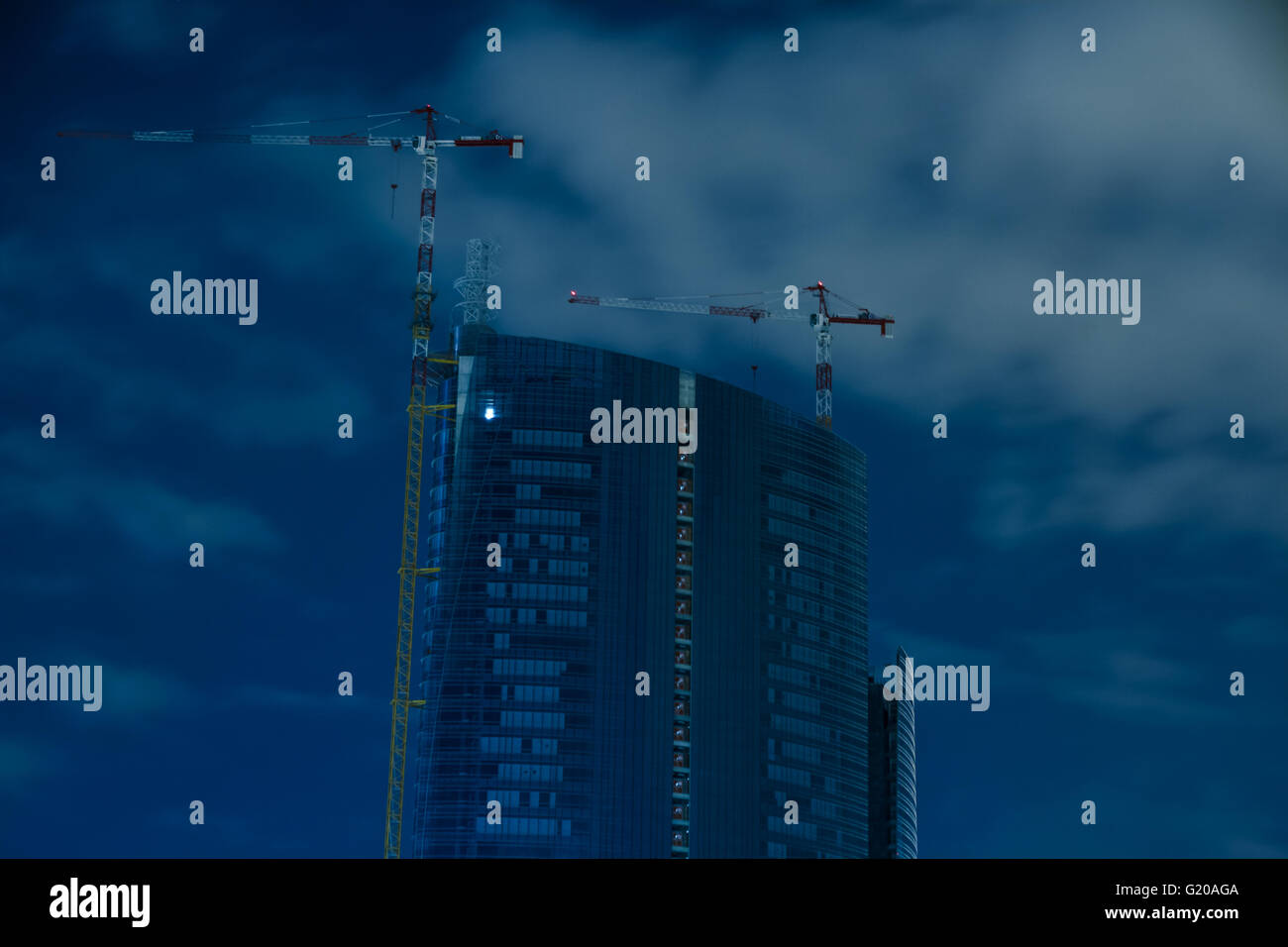 Construction of a skyscraper Stock Photo - Alamy