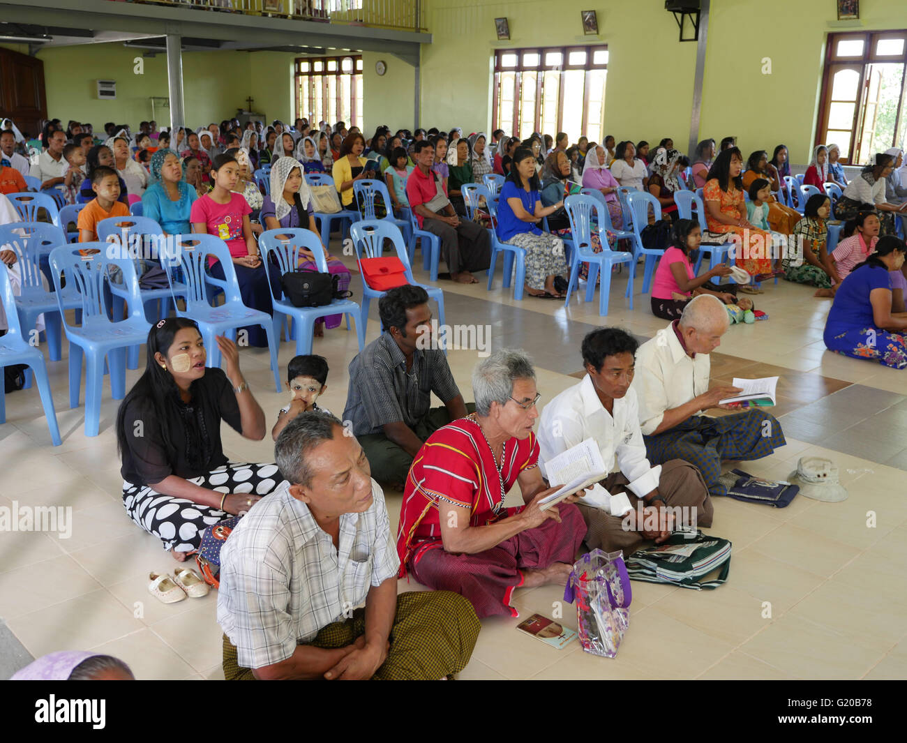 MYANMAR Catholic church Sunday service at Shwe Pyi Thar Stock Photo - Alamy