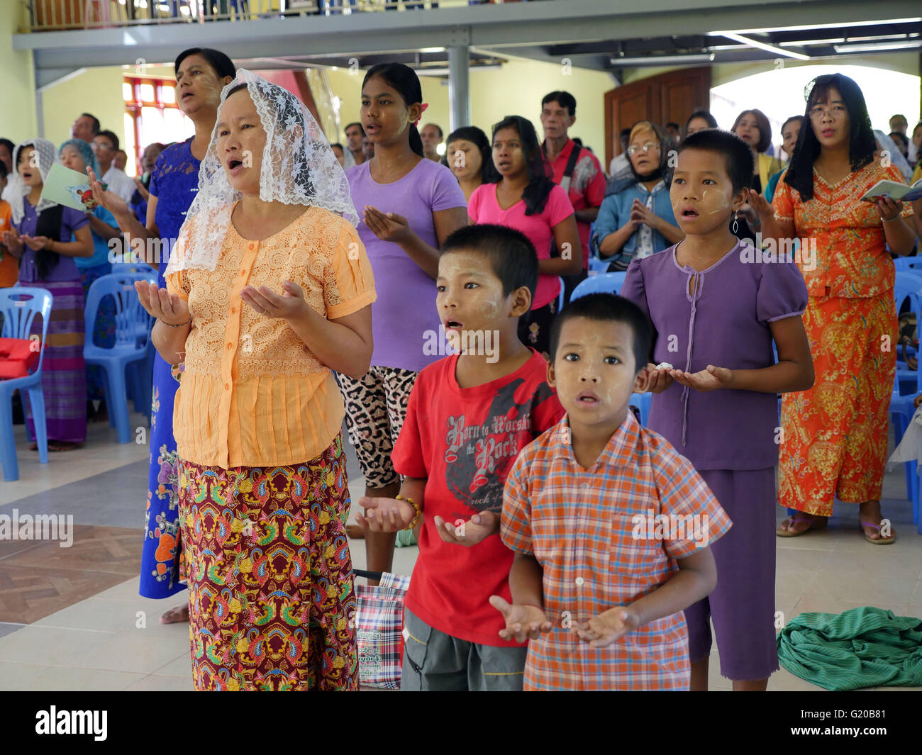 MYANMAR Catholic church Sunday service at Shwe Pyi Thar Stock Photo - Alamy
