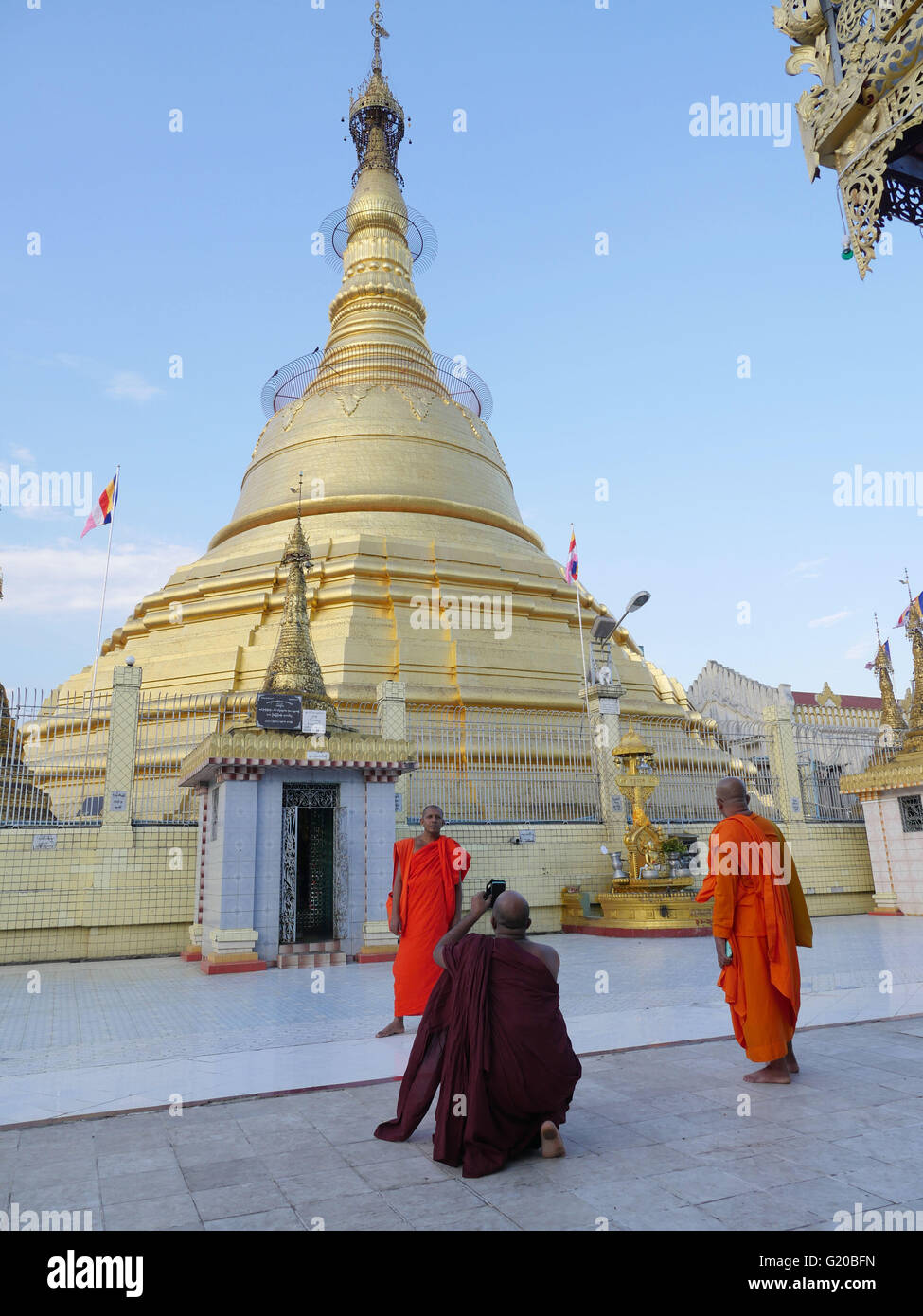 Botataung paya hi-res stock photography and images - Alamy