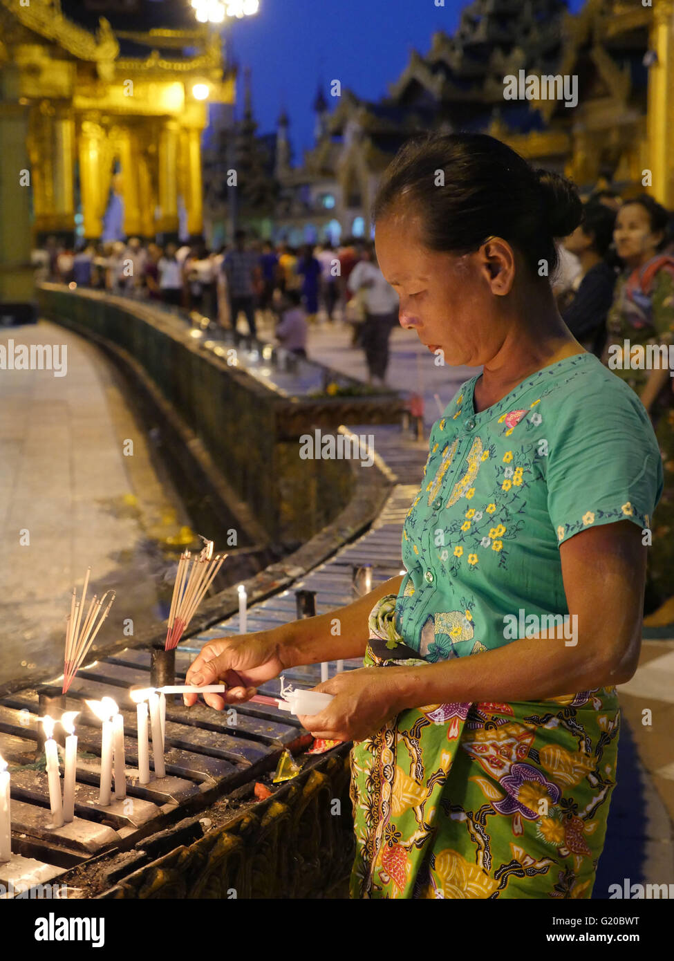 Burma festival of candles hi-res stock photography and images - Alamy