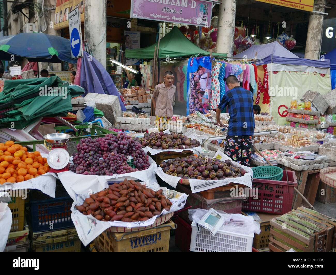 MYANMAR Chinatown street market Stock Photo - Alamy